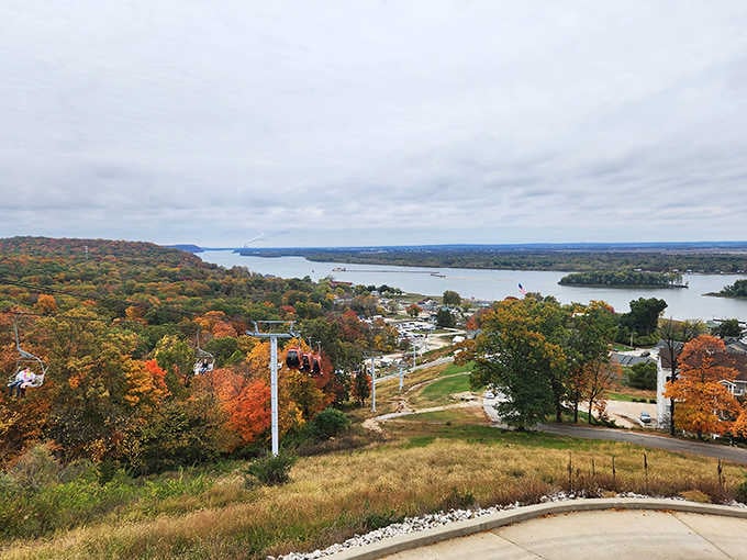 That sky ride over Grafton makes the Mississippi River look like something painted by a very talented artist.