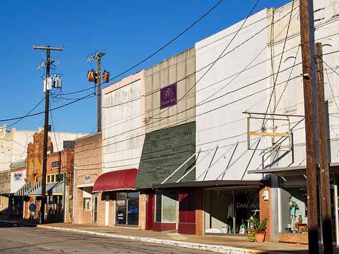 These mixed facades tell a layered story, part faded glory, part quiet comeback, all Texas grit.