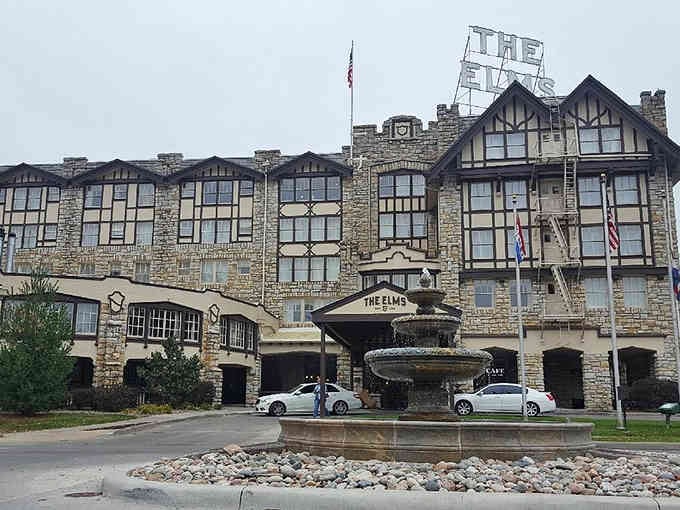 Tudor revival meets Midwest hospitality at this fountain plaza where elegance is always on tap.
