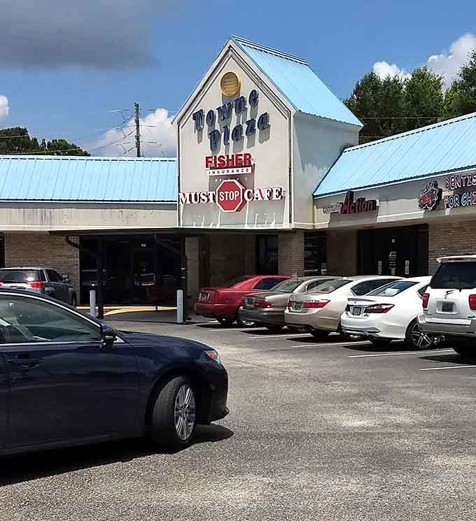 A packed parking lot on a sunny Wetumpka afternoon is the most honest review Must Stop Cafe will ever receive.