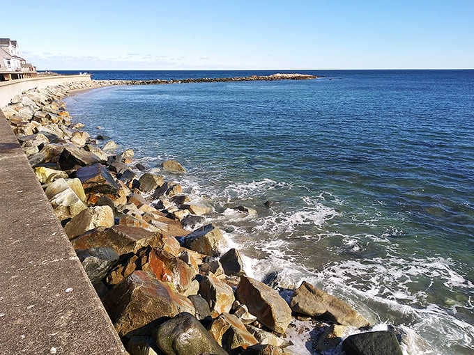 The Brant Rock jetty stretches into the Atlantic like an open invitation nobody should ever turn down.