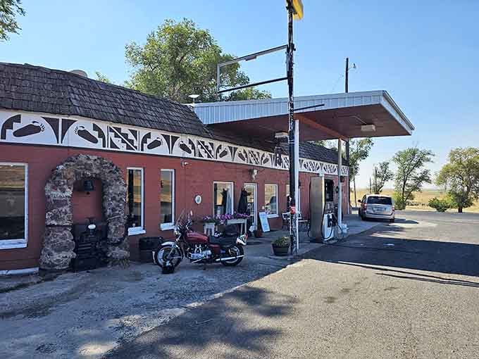 A classic roadside stop with personality baked right into the walls, the kind of place that makes you slow down.