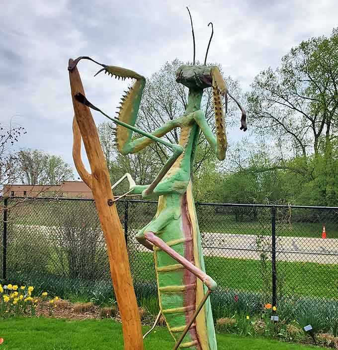 Nobody told this praying mantis sculpture to be subtle, and honestly, thank goodness for that.