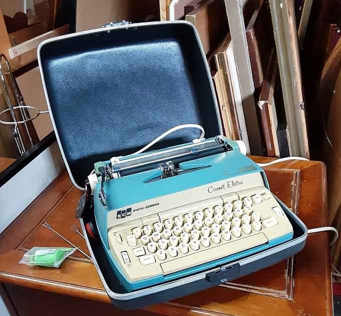 That turquoise typewriter is ready to compose the Great American Novel, or at least some charming letters.