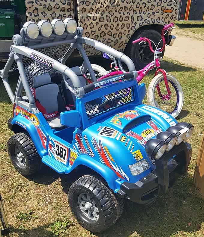 This electric kids' racing jeep is basically the coolest thing on four wheels at the whole market today.