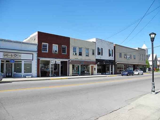 Berea's compact main street has a sunny, no-nonsense charm that says, "Come on in, we've got something good for you."