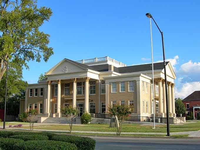 Those tall columns on Fitzgerald's courthouse make it look like ancient Greece decided to settle in South Georgia.