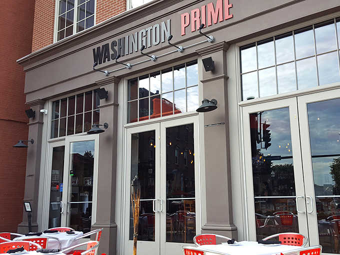 Red chairs, white tablecloths, and open air dining, Washington Prime turns a regular evening into something genuinely worth dressing up for.