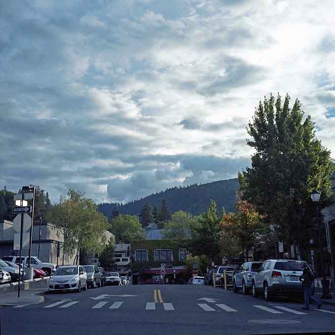 Ashland's streets frame the mountains so perfectly, you'd swear a very talented set designer had something to do with it.