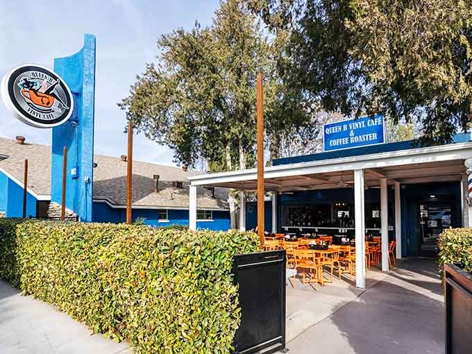 Queen B Vinyl Caf&eacute; combines great coffee with a side of nostalgia, because some things sound better on vinyl.