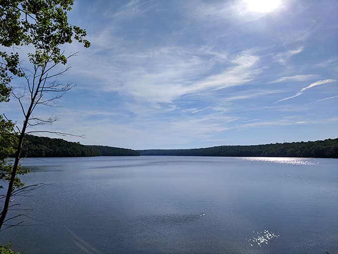 Splitrock Reservoir on a sunny day looks like someone turned the contrast up on reality. It's genuinely that good.