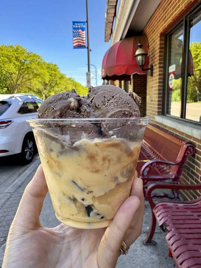 Two scoops, two flavors, zero regrets. Homer's makes every combination feel like the right one.