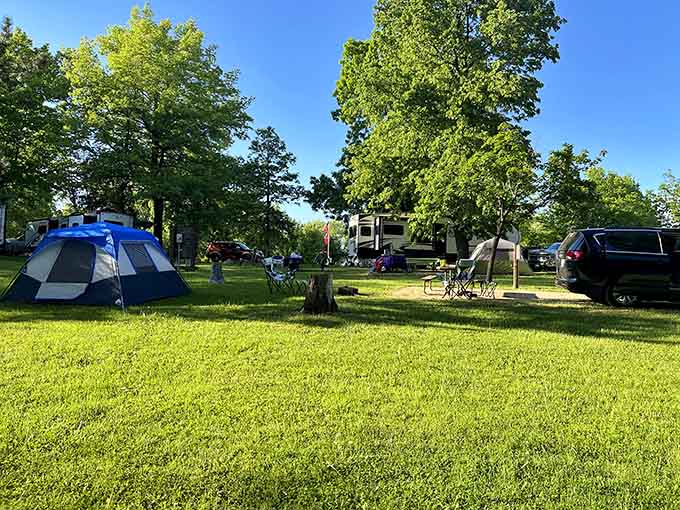 Tents, RVs, and big blue skies. This campsite is proof that the best living room has no walls whatsoever.