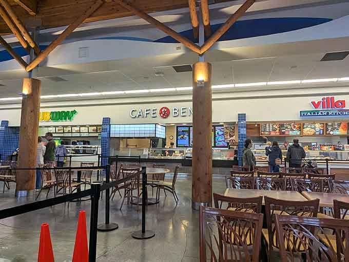 Subway, Cafe Bene, and Villa Italian Kitchen under one roof. Refuel before round two of serious shopping.