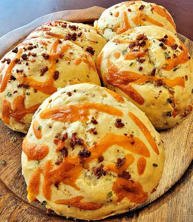 Bacon, cheddar, and chive packed into one golden scone. Simple Simon proves savory deserves equal billing here.