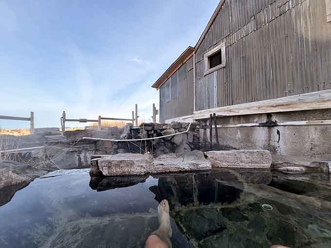 The outdoor tubs offer front-row seats to the high desert's greatest show: absolutely nothing but peace and quiet.