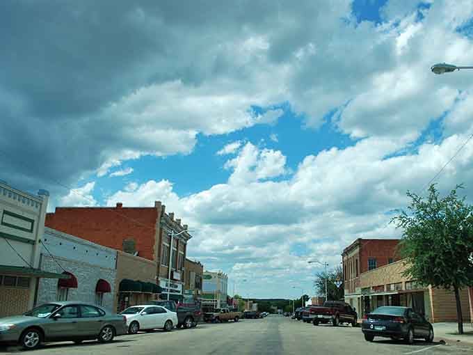 Downtown Sweetwater on a cloudy afternoon feels like a movie set, except everything here is genuinely real.
