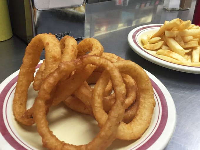 Golden, crispy, unapologetically satisfying. Telway's onion rings deserve their own fan club, and probably already have one.