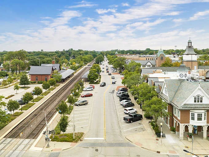 Lake Forest's tree-lined main street and classic train station make arriving here feel genuinely cinematic.