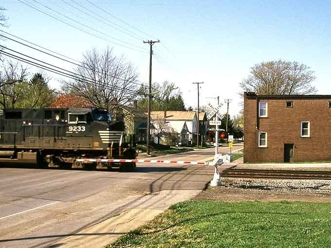 Norfolk Southern locomotive 9233 rolls through Beloit like it owns the place, because it basically does.