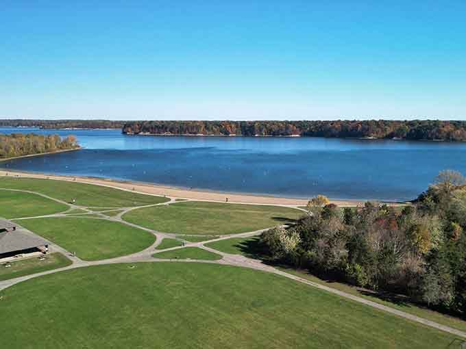 Wide open green space, a sandy shore, and a lake that goes on forever. Ohio, you've done it again.