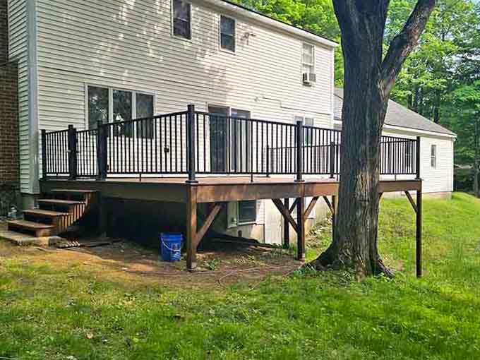 Even the residential corners of Storrs have that quiet, wooded charm that makes Connecticut living look very appealing.