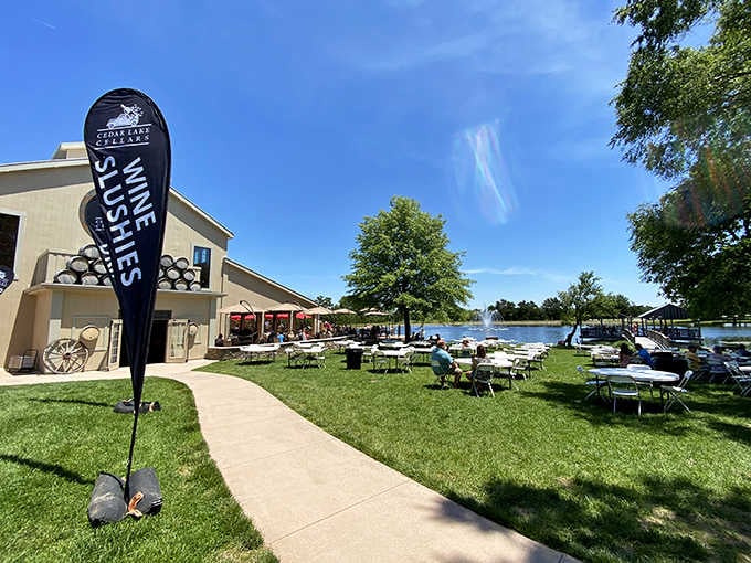 Wine slushies, a sparkling fountain lake, and sunshine at Cedar Lake Cellars? Yes, absolutely yes.