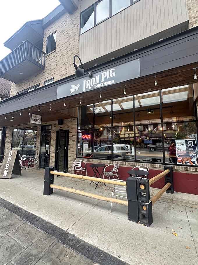 String lights and outdoor seating promise summer evenings filled with tender brisket and the laughter of satisfied diners.