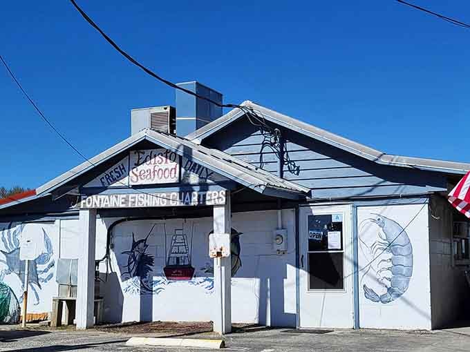 Fresh seafood daily and fishing charters too. Edisto Seafood is the kind of place that makes landlubbers reconsider everything.