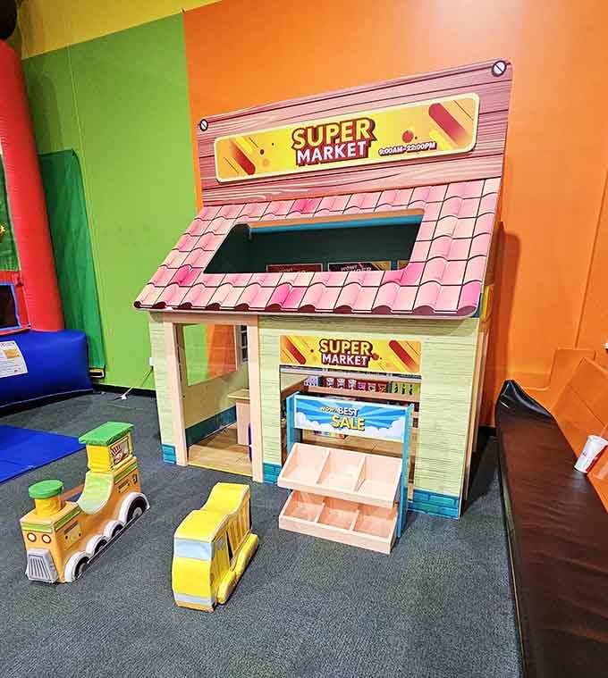 The Super Market play area lets kids shop to their heart's content, with zero damage to your actual wallet.