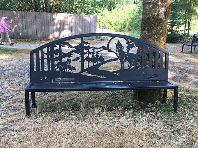 Even the benches here celebrate wolves, because when you're this committed to a theme, you go all in.