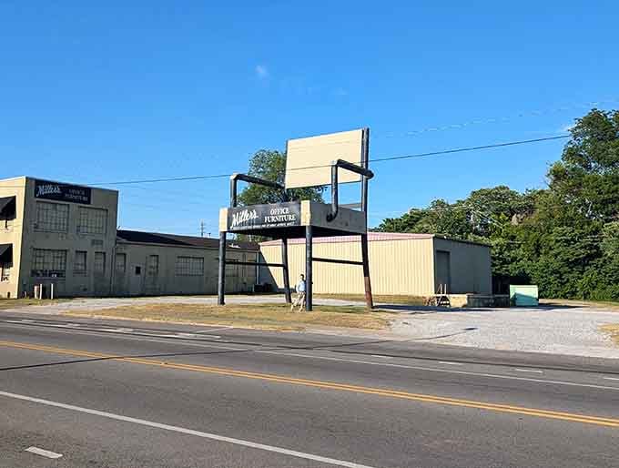 Somewhere in Anniston, a giant office chair stands roadside, proving Alabama has a spectacular sense of humor.