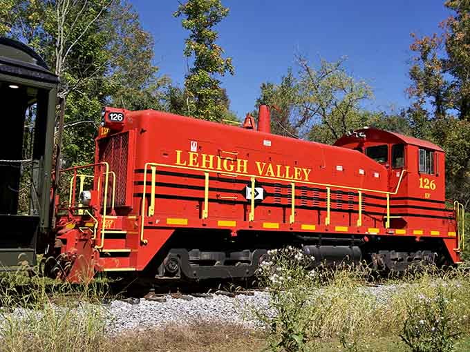 Bright red and boldly lettered, the Lehigh Valley switcher looks like it dresses up for every occasion.