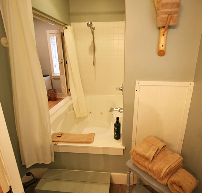 A soaking tub with a view. Your stress doesn't stand a chance here.