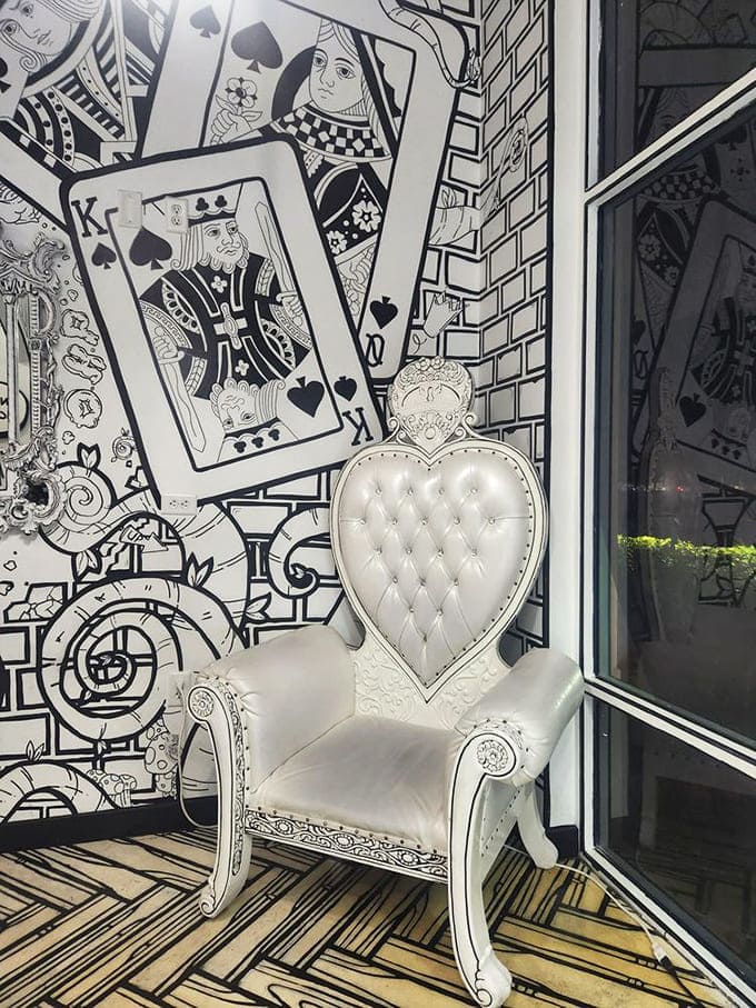 This Alice in Wonderland-worthy throne begs for photos against playing card murals and illustrated brick walls.