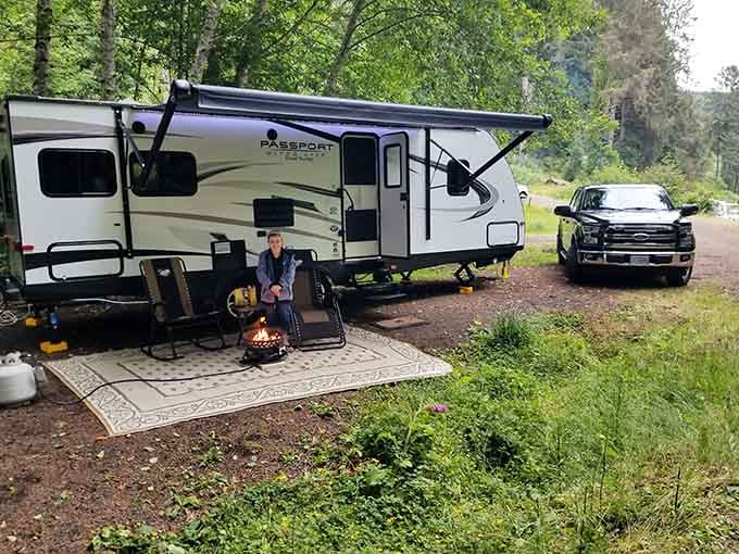 RV hookups tucked among the trees. Vista Park welcomes campers of every persuasion, no judgment whatsoever.