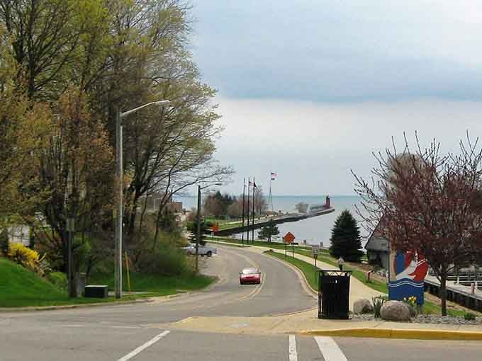 Follow that road all the way down and Lake Michigan's red lighthouse will reward every single step.