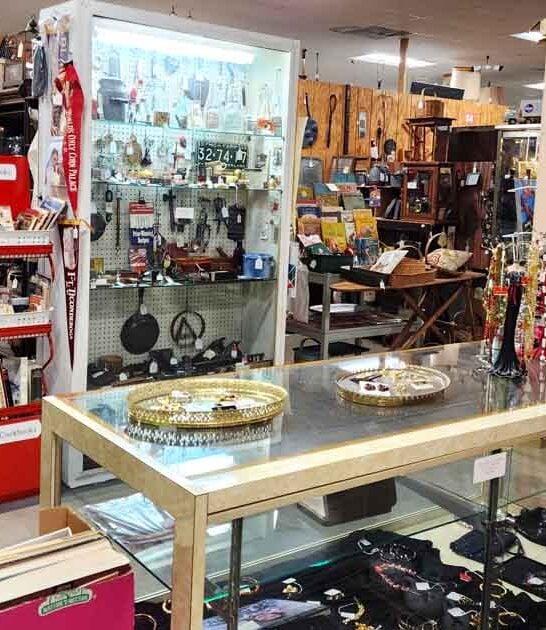 This Hidden Vintage Gem In Ohio Has Thousands Of Affordable Finds