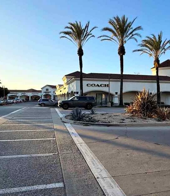 The Massive California Outlet Mall With 160 Stores That’s Totally Worth The Drive
