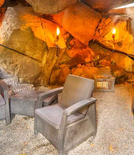 cave airbnb stay washington ftr