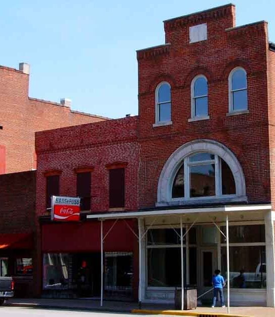 9 Charming Indiana Towns Where Your Worries Simply Disappear