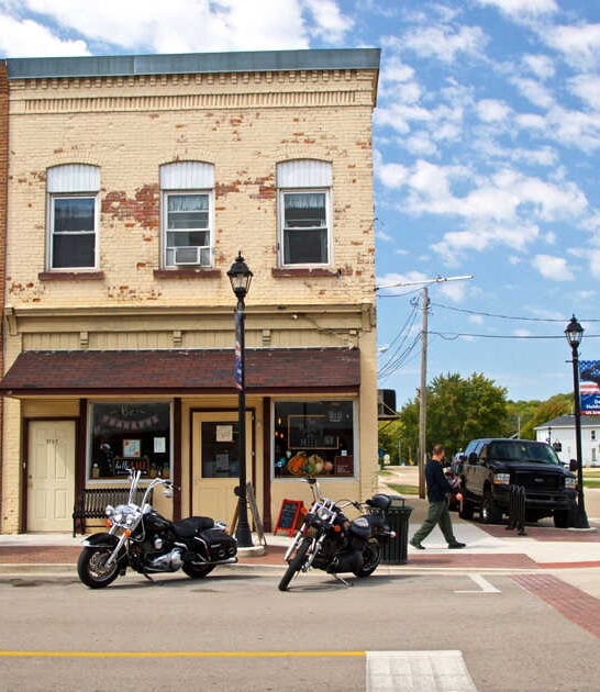 charming town escapes illinois ftr