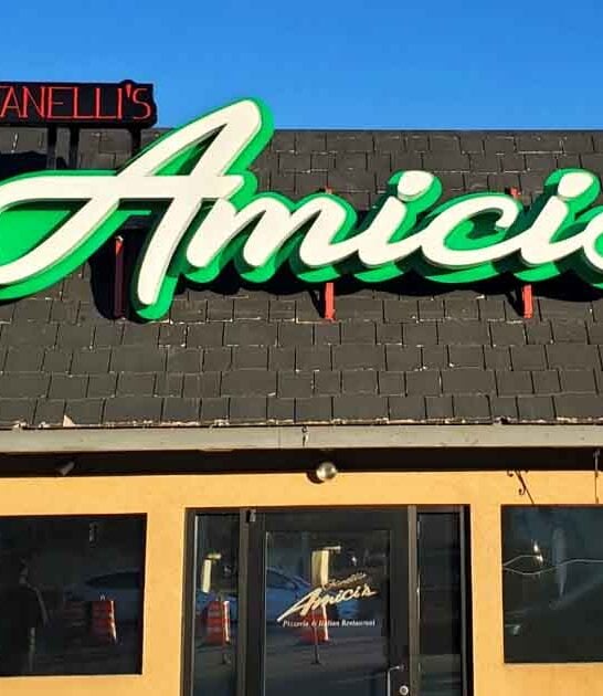 The Cozy Pizza Joint In Colorado That&rsquo;ll Make You Forget All About The Chains