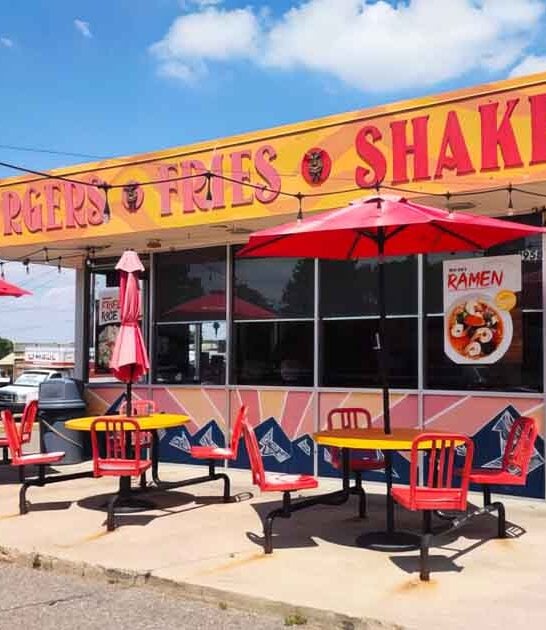 The Burgers At This Unassuming Colorado Restaurant Are So Huge You Won’t Believe Your Eyes