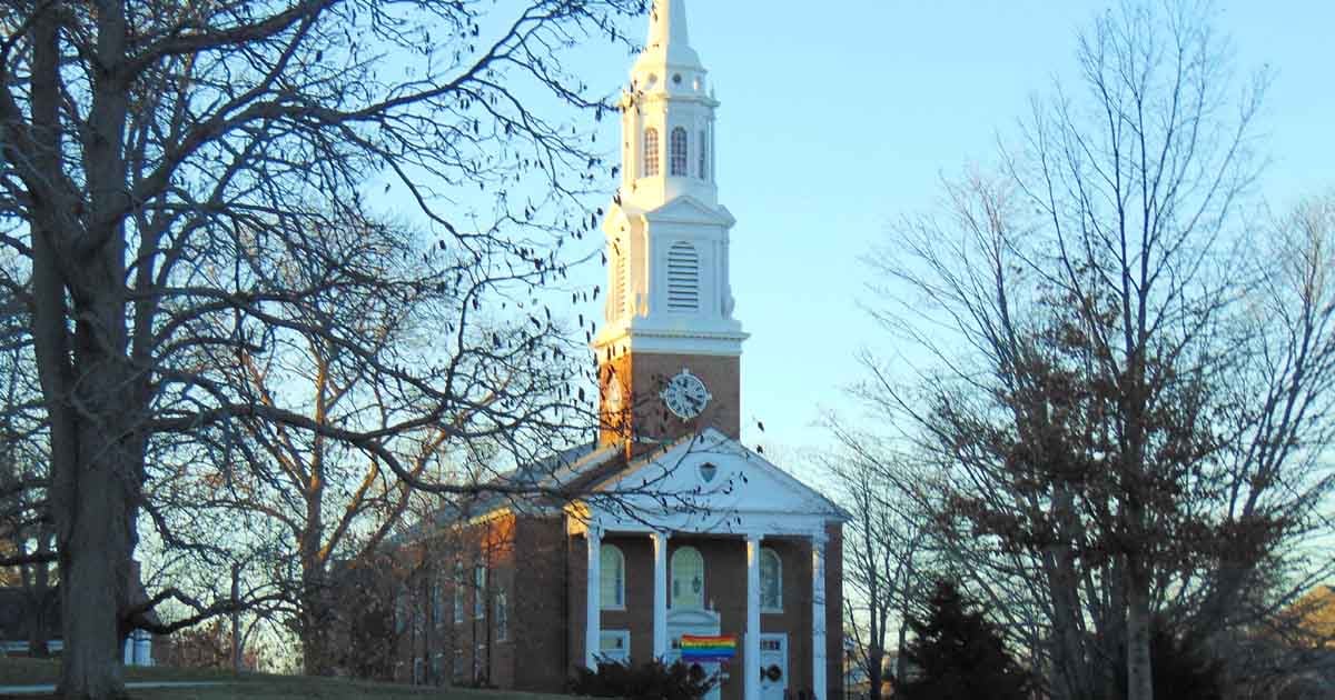 The Storybook College Town In Connecticut That Feels Like Stepping Into A Hallmark Movie