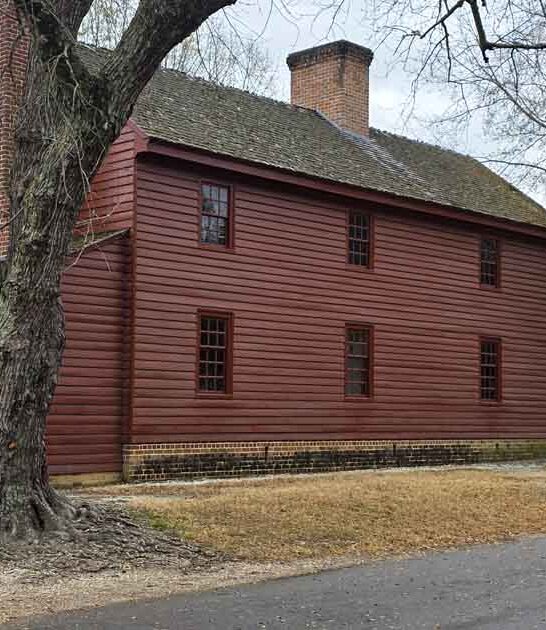 This Creepy 18th-Century Virginia House Is One Of The Most Haunted Spots In America