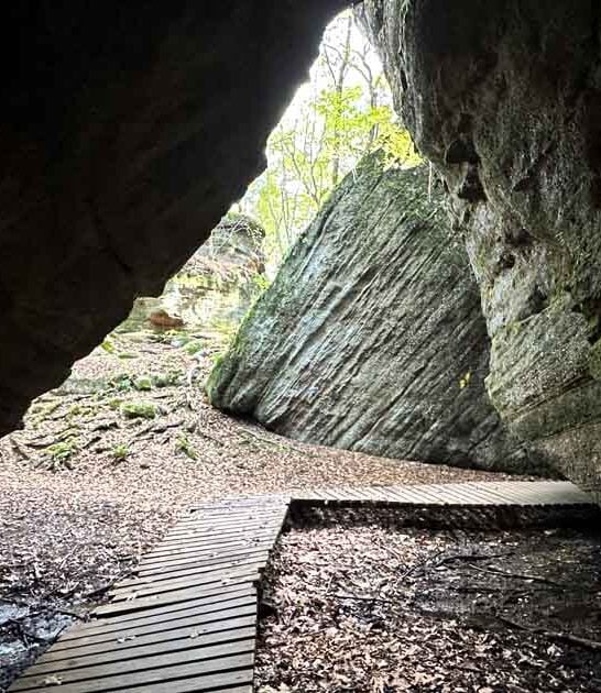 Nobody Believes These Dramatic Slot Canyons And Hidden Caves Are Actually In Ohio