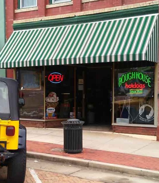 This Timeless 1930s Restaurant In South Carolina Sells America&rsquo;s Best Hot Dogs