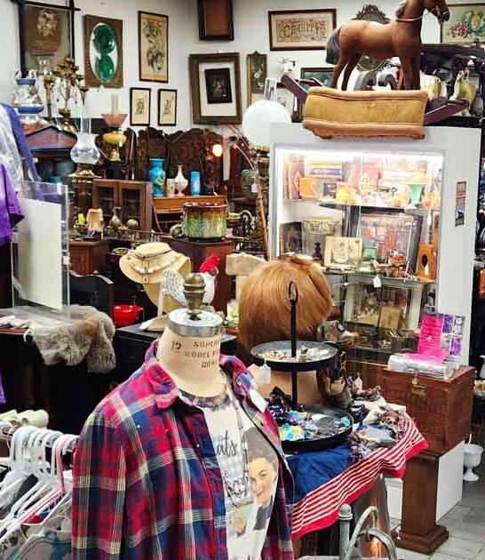 This Hidden Vintage Gem In Indiana Has Thousands Of Affordable Finds