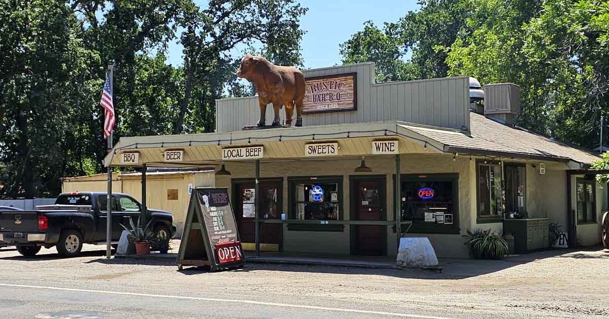 The Rustic California Restaurant Where Locals Go For Unbeatable BBQ And ...